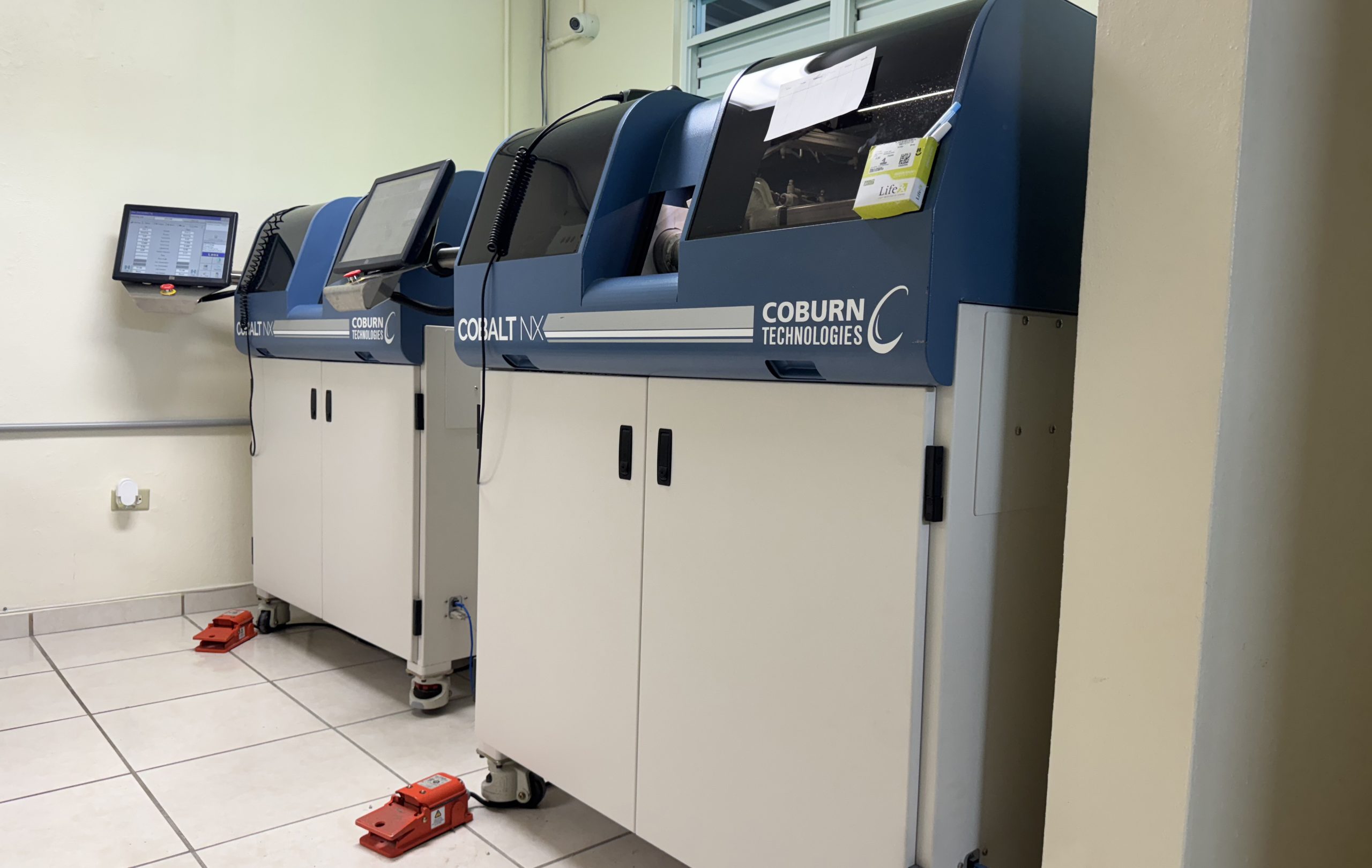 Tecnología y calidad en Opti K Express Lab de la mano de Coburn ...